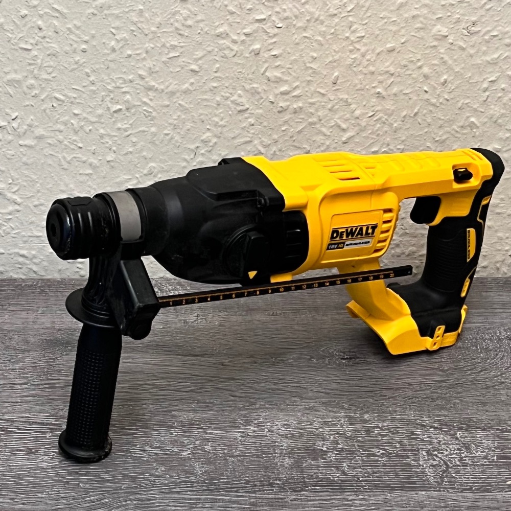 Pre-owned DEWALT DCH133 18V BRUSHLESS HAMMER DRILL - NO BATTERY - Own4Less